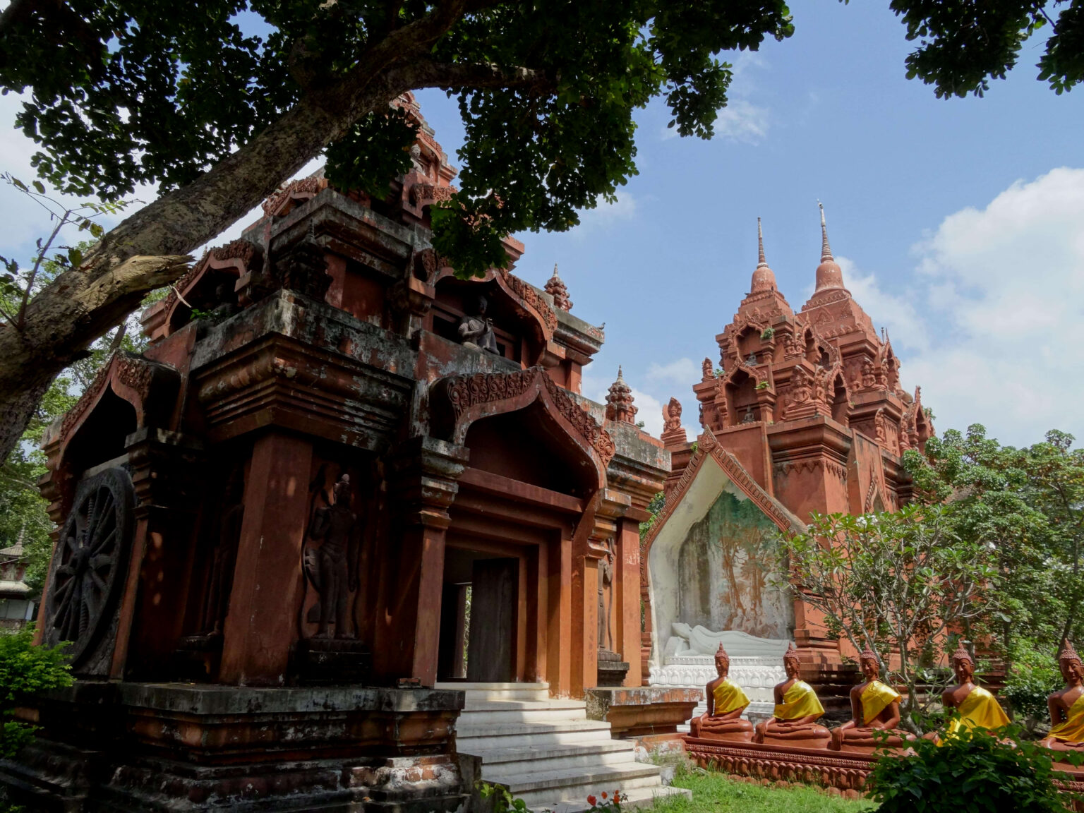 The Complete Guide to Phanom Rung and Other Khmer Temples Near Nang ...