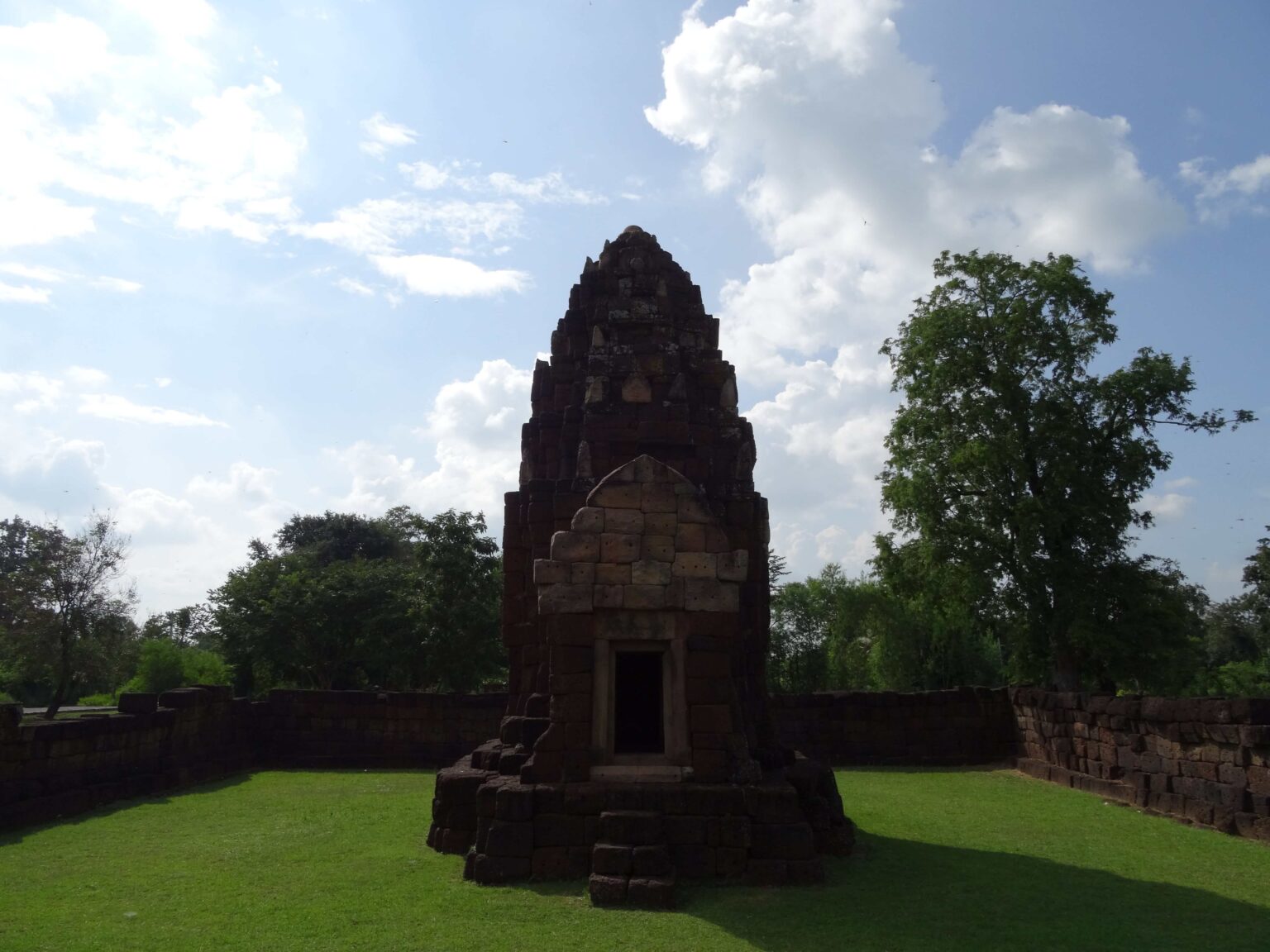 Exploring Phanom Rung and Other Khmer-Era Temples Surrounding Nang Rong ...