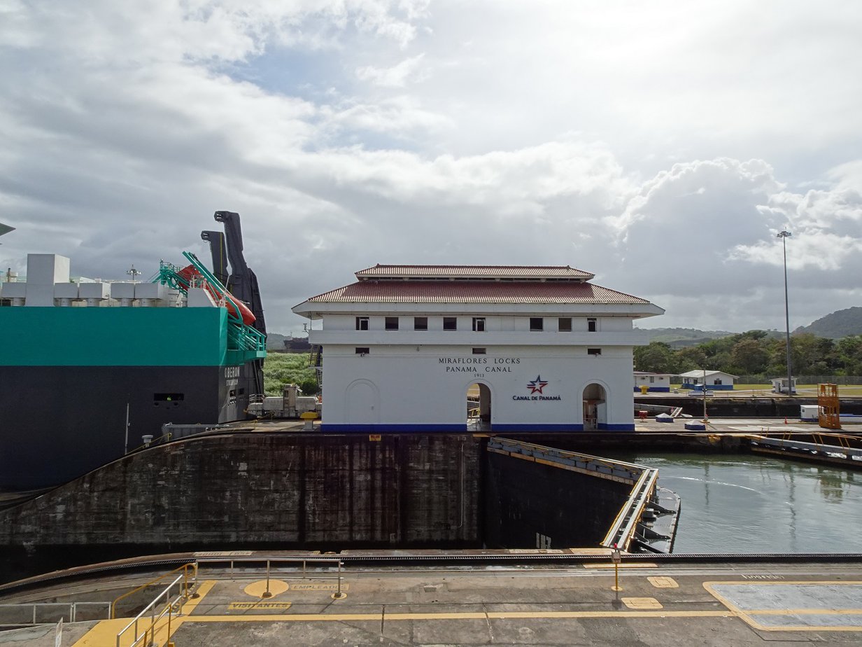 Visiting the Panama Canal's Miraflores Locks - What to Know